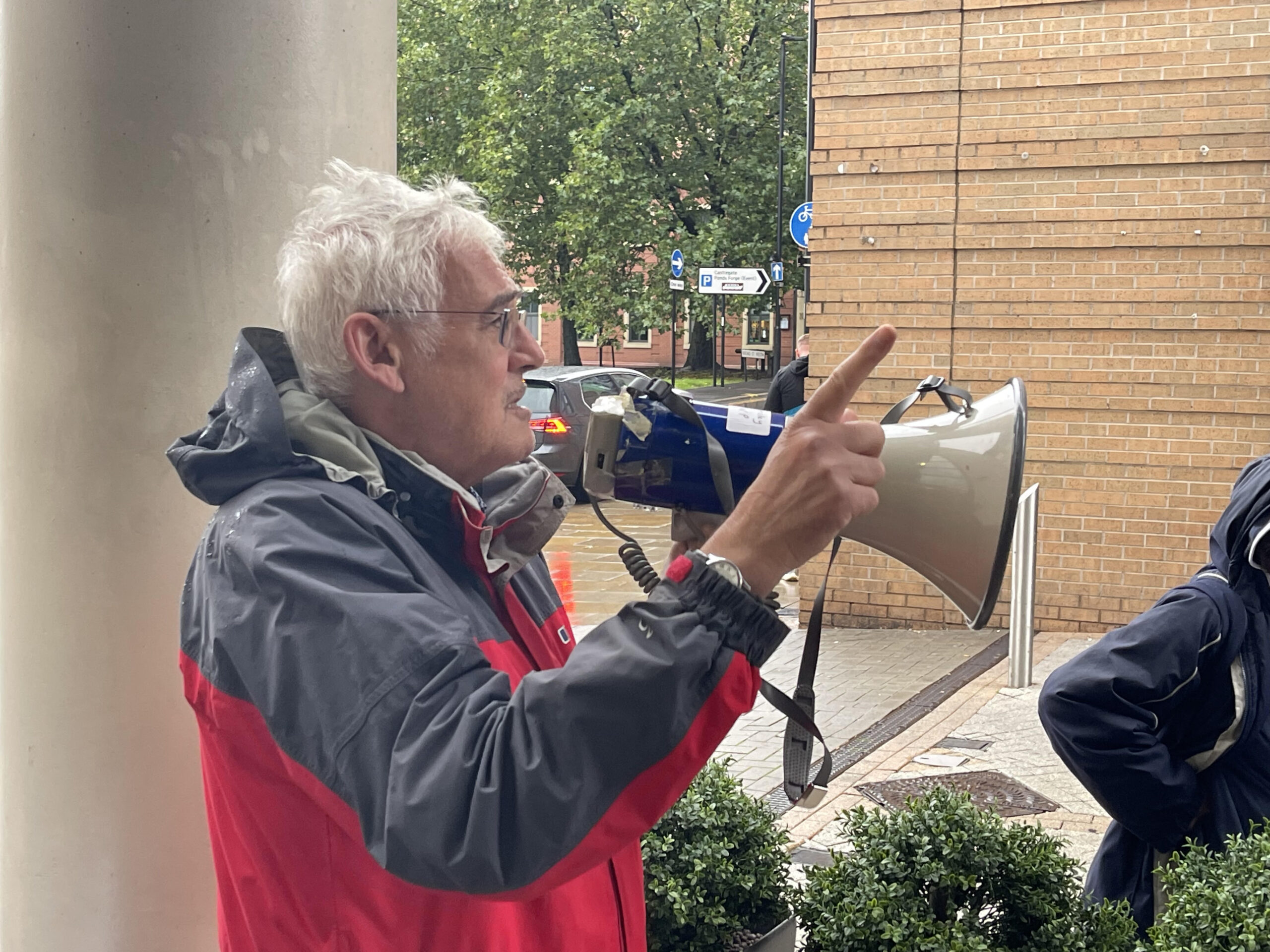 'Stop 'Zombie' bus companies cutting our bus routes!' - The Zoom